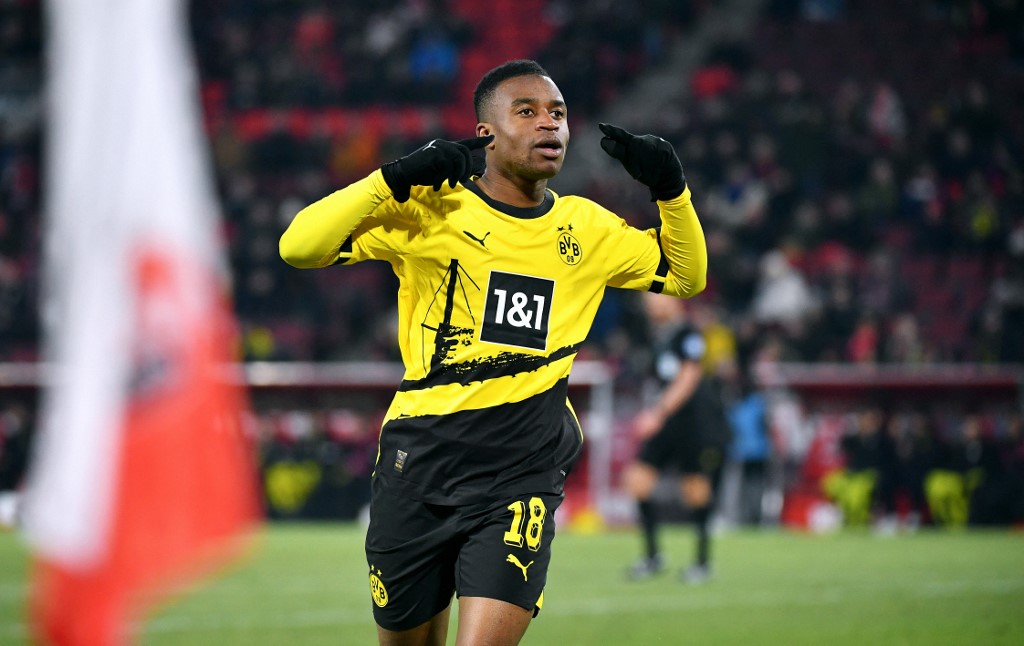 Dortmund goleia Colônia e encosta no G4 do Alemão - Gazeta Esportiva