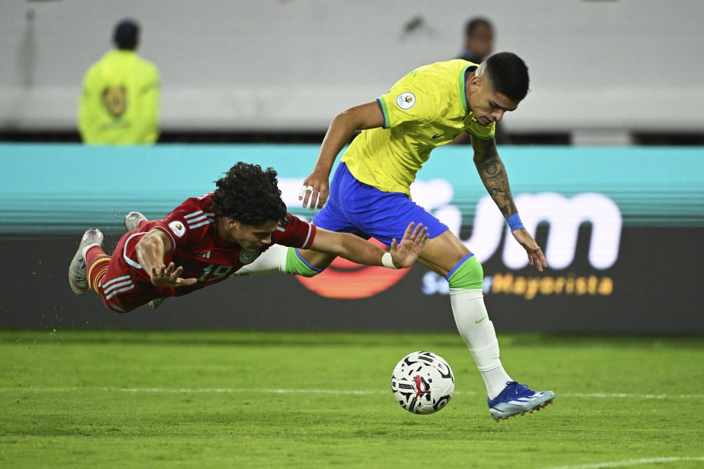 Gabriel Pec vê evolução no Brasil após vitória contra Colômbia no Pré ...