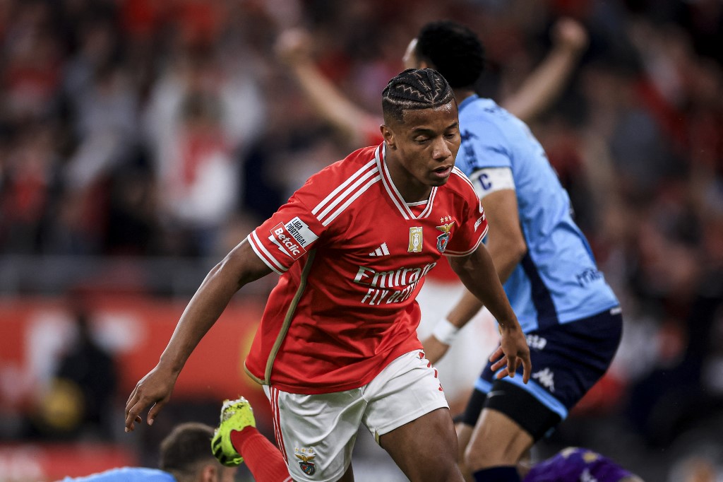Com gols de Neres e Marcos Leonardo, Benfica goleia Vizela e se mantém ...