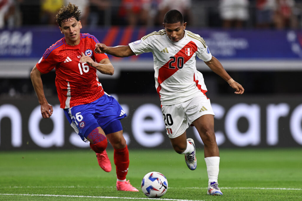 Veja galeria de fotos da partida entre Peru e Chile pela Copa América ...