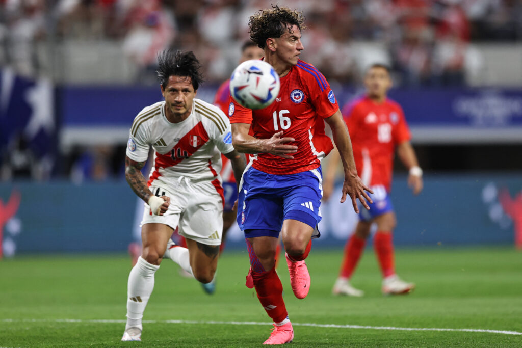 Veja galeria de fotos da partida entre Peru e Chile pela Copa América ...