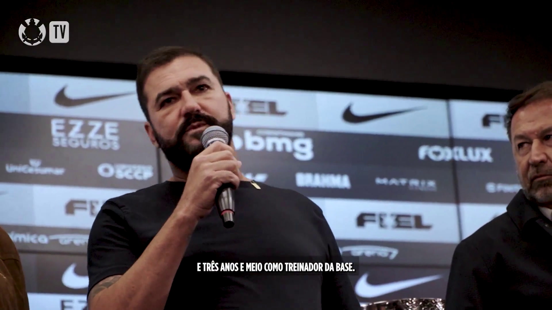 Danilo Recebe Homenagem na Calçada da Fama do Corinthians