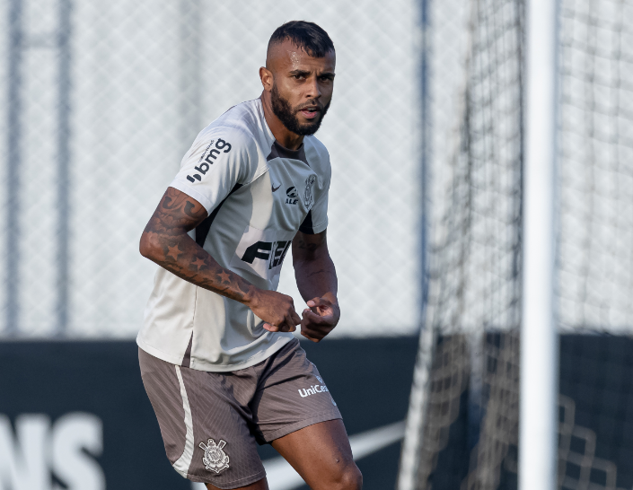 Com característica única no elenco, entenda como Alex Santana pode ser ...