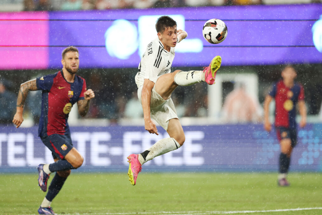 Com Endrick titular, Real Madrid é superado pelo Barcelona em amistoso ...