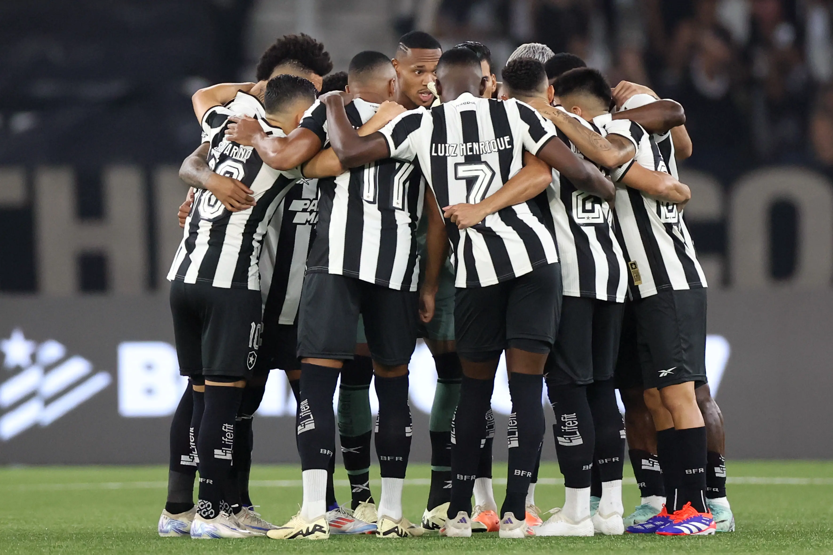 Botafogo é o primeiro time da Série A a chegar em 100 gols