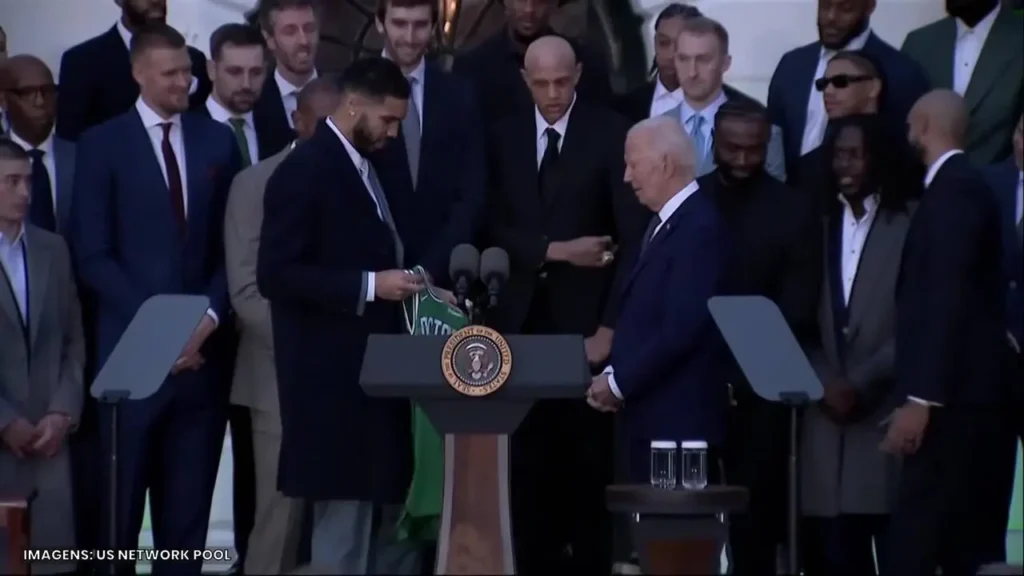 Joe Biden recebe elenco do Boston Celtics, campeões da NBA, na Casa ...