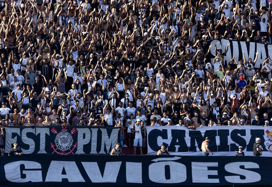 Torcida do Corinthians esgota ingressos para duelo com Cruzeiro ...