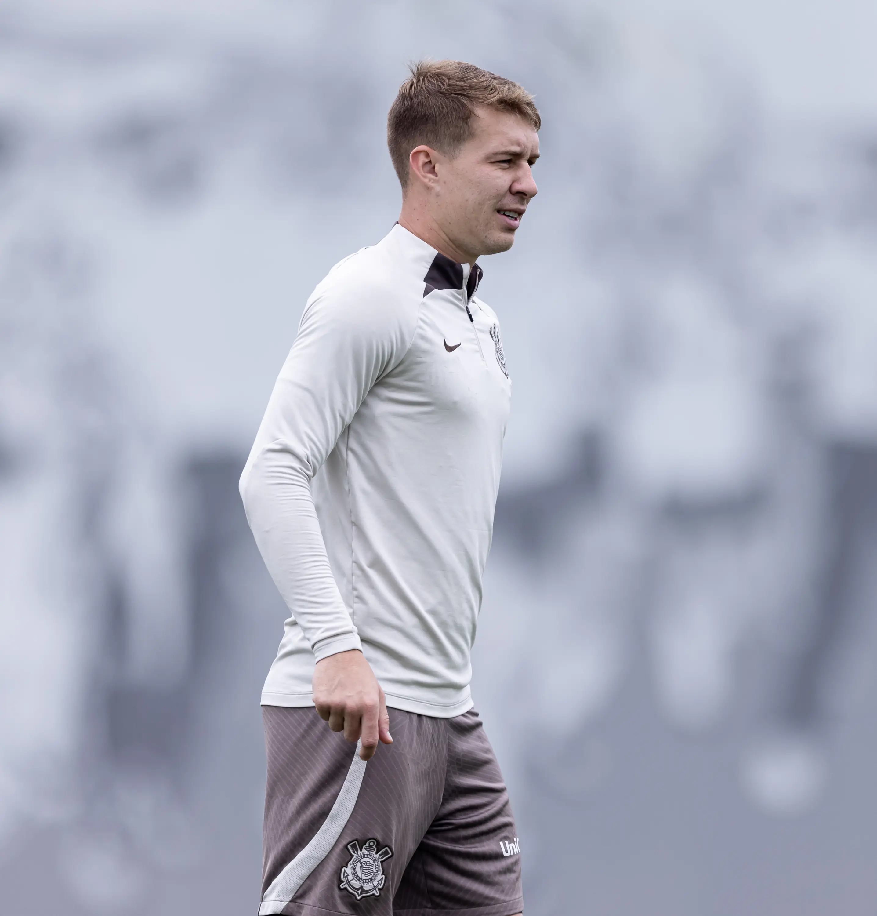Com a presença de Charles, Corinthians realiza trabalho tático em ...