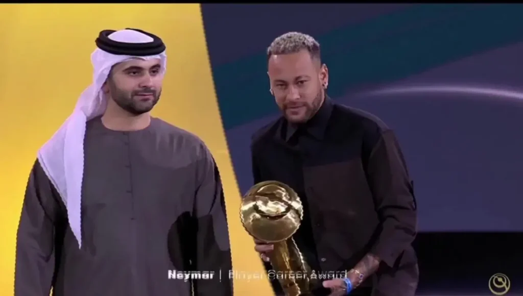Neymar recebe prêmio de carreira da Globe Soccer Award - Vídeos - Gazeta Esportiva.com