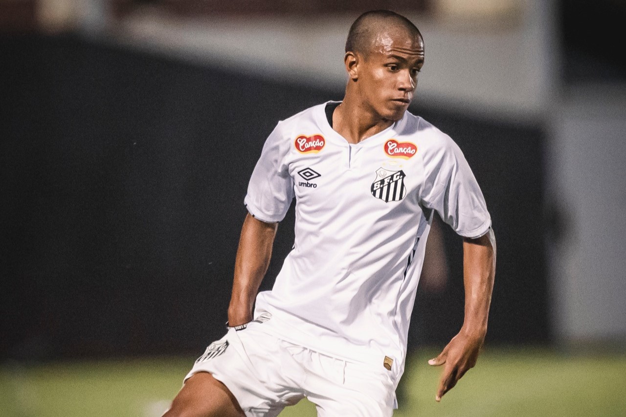 Aos 15 anos, Nadson celebra estreia na Copinha pelo Santos e projeta ...