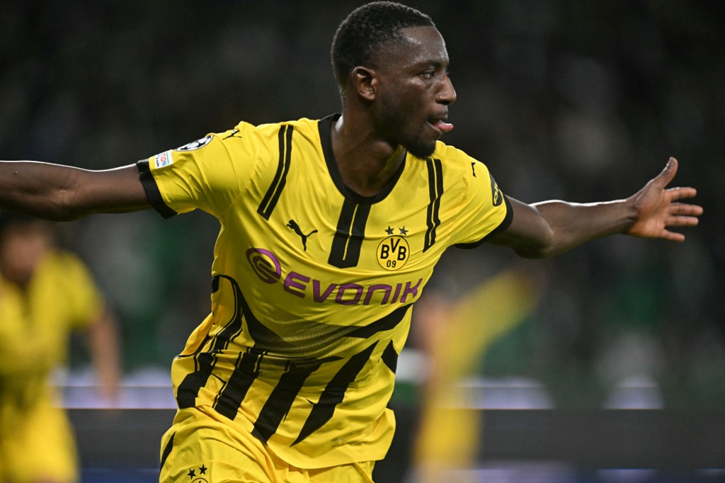 Borussia Dortmund vence Sporting pelos playoffs da Champions