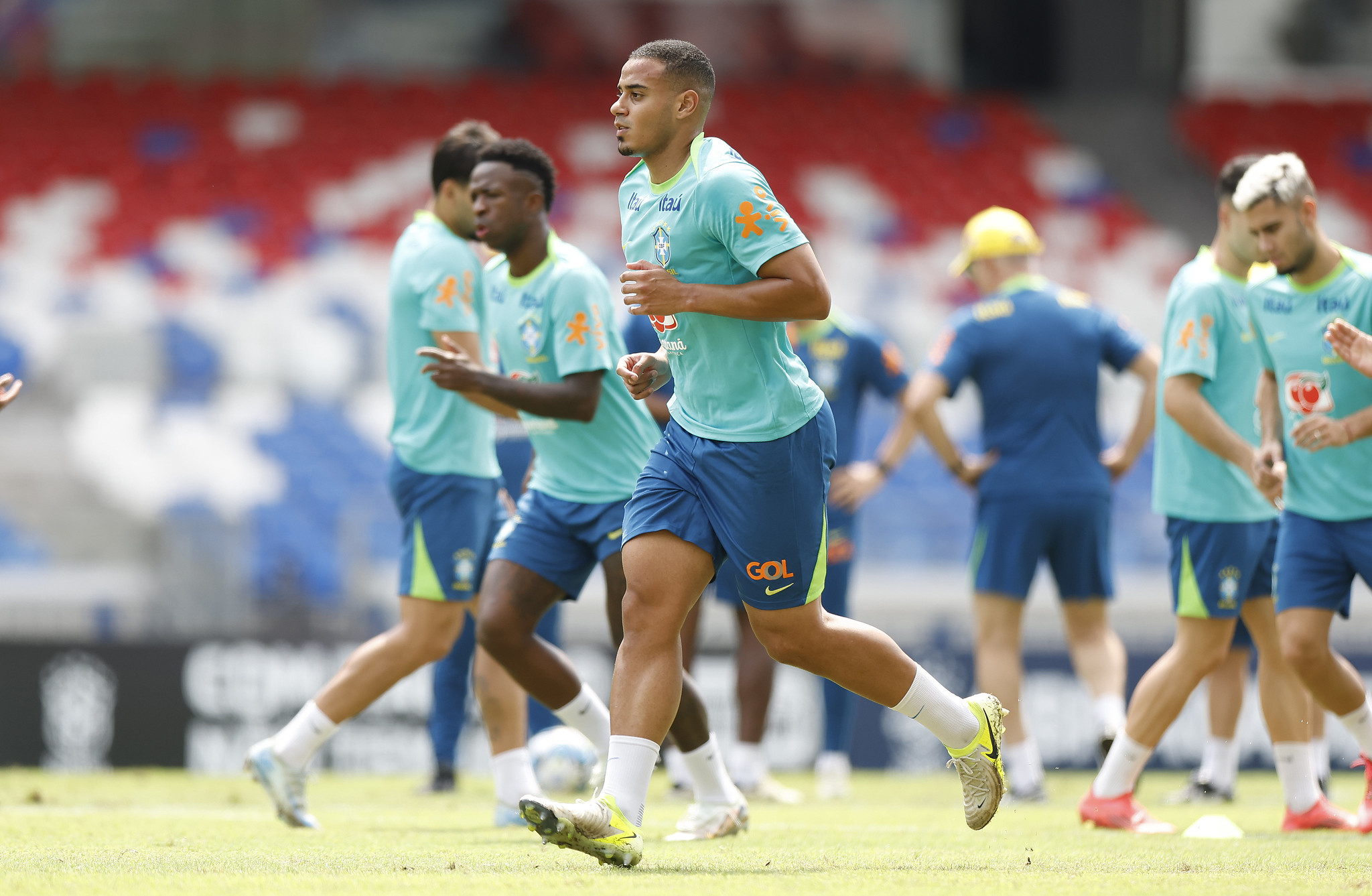 Murillo encabeça lista de jogadores sub-25 merecedores de estreia pelo ...