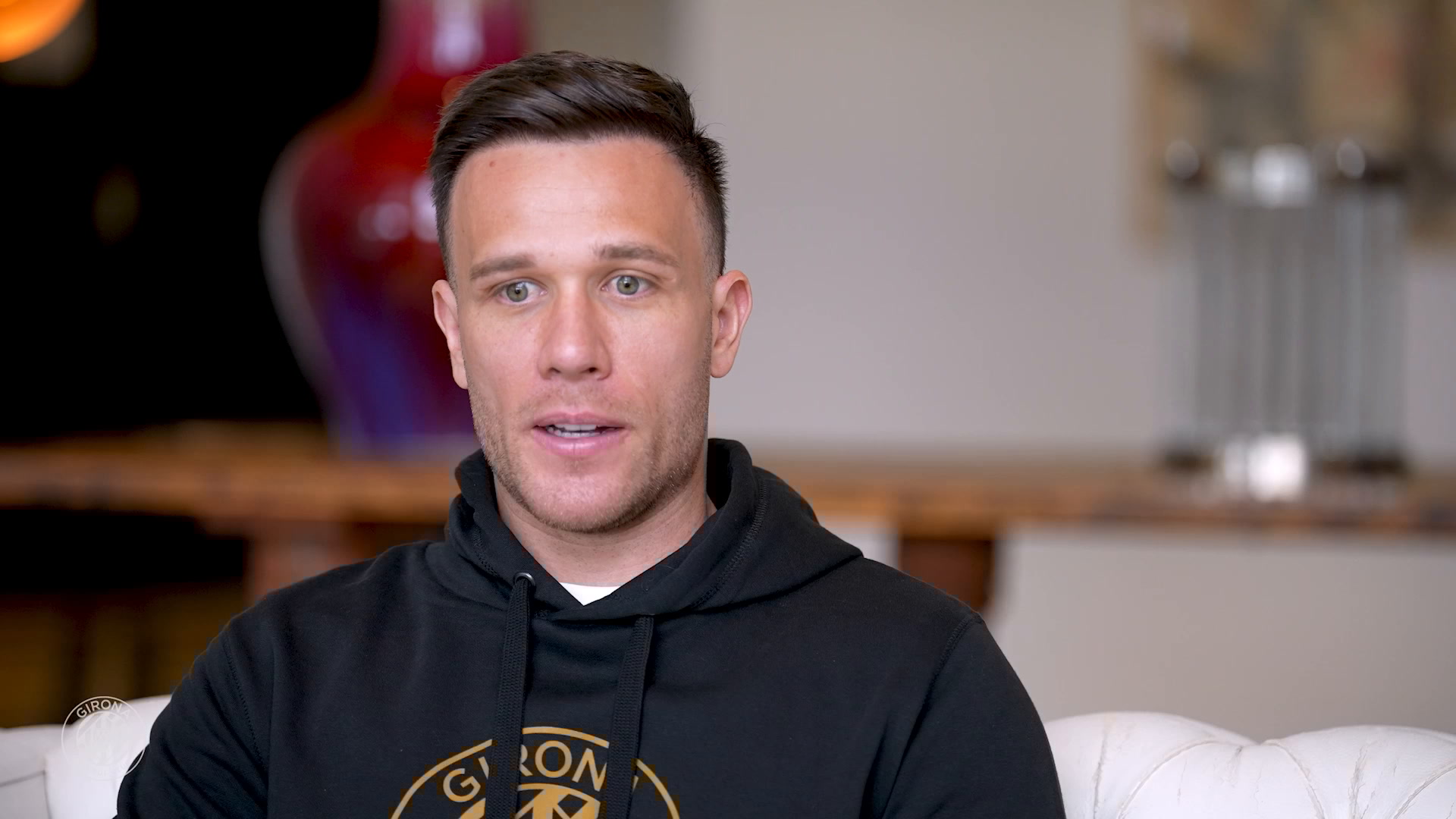 Bastidos da chegada e primeiro dia de Arthur no Girona; assista ...