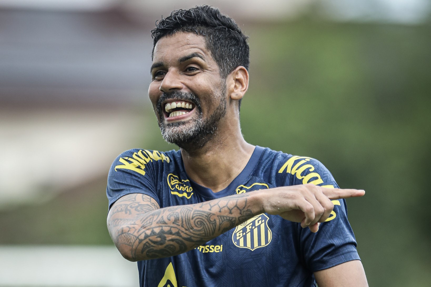 E o Aderlan? Veja como está a recuperação do lateral direito do Santos ...