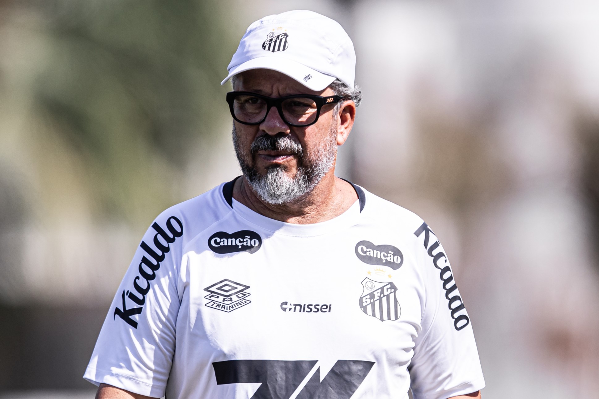 Cleber Xavier muda defesa do Santos para visitar o Vitória