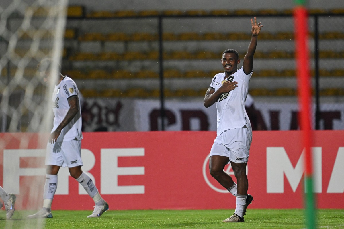 Cuiabano chega a décima participação em gols pelo Botafogo