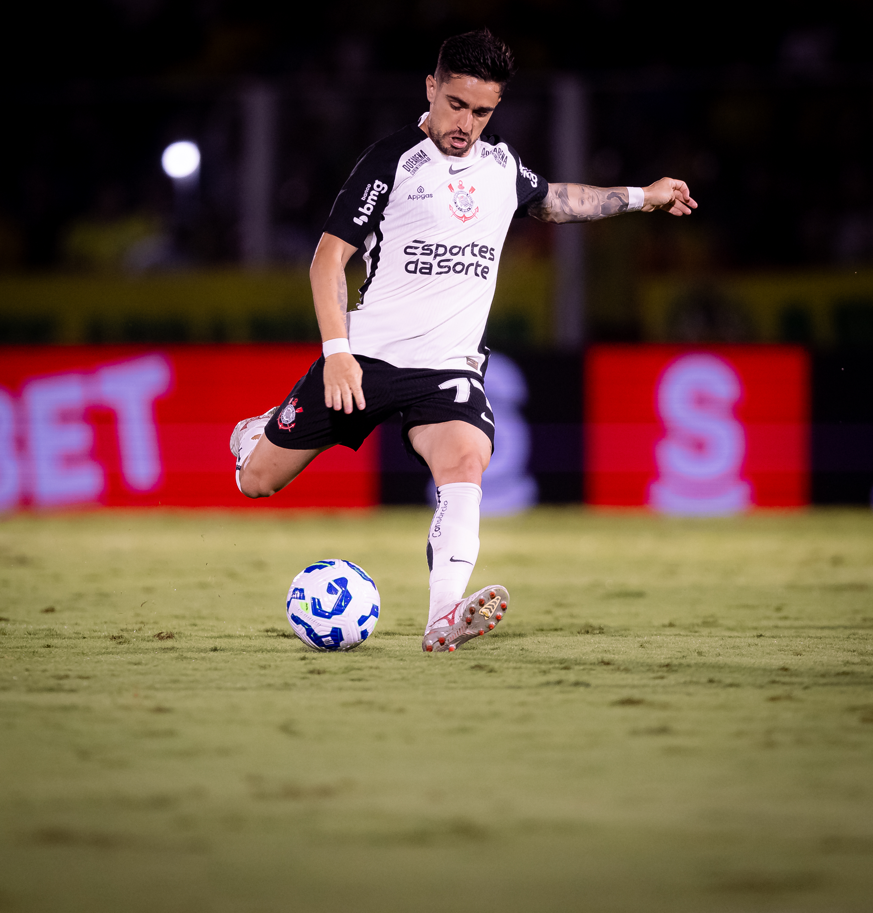 Dorival Jr. pede mais precisão ao ataque do Corinthians e vê "boa ...