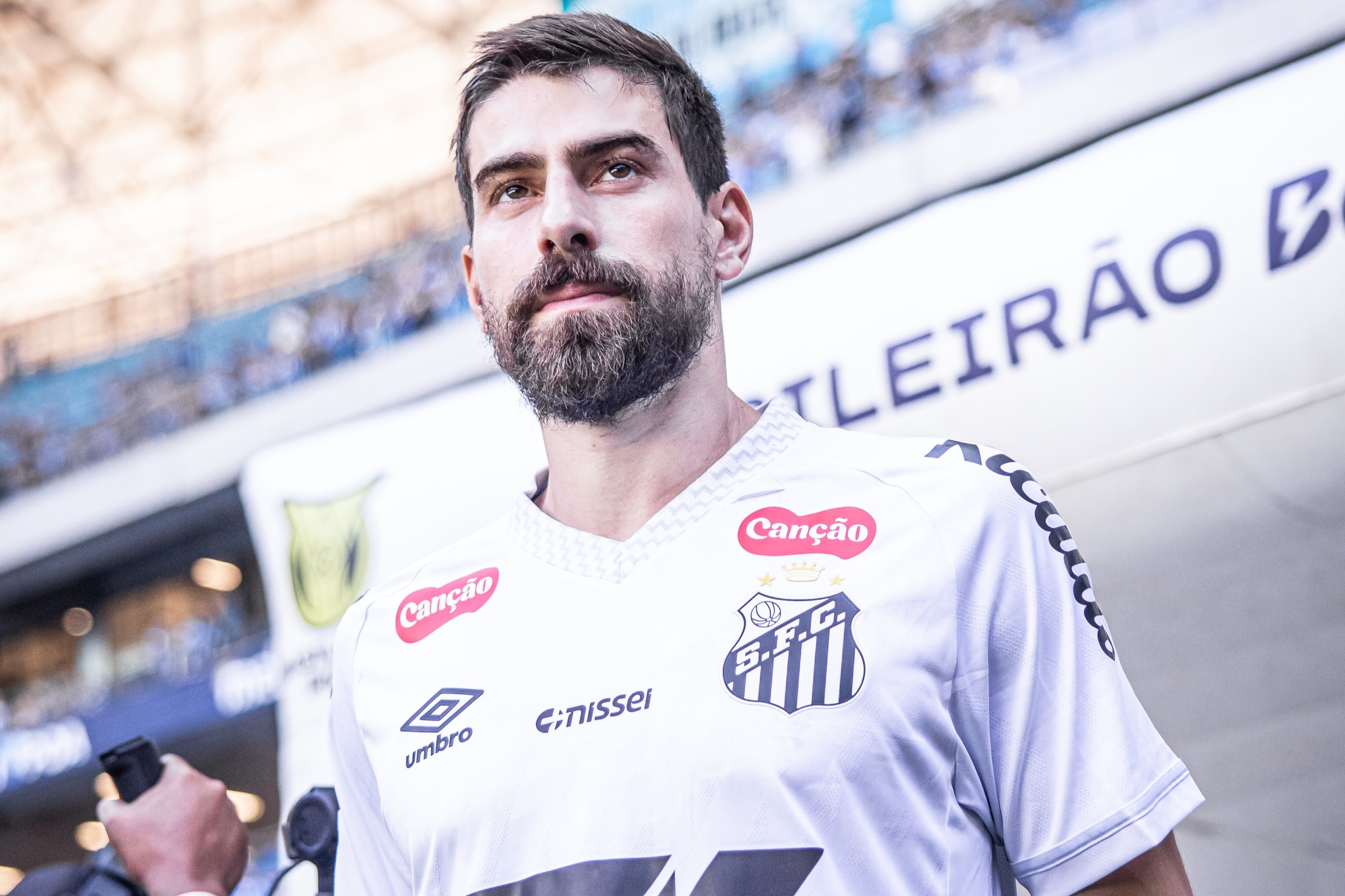 Torcedores do Santos avaliam 1º semestre de Luan Peres como "bom" - Gazeta Esportiva