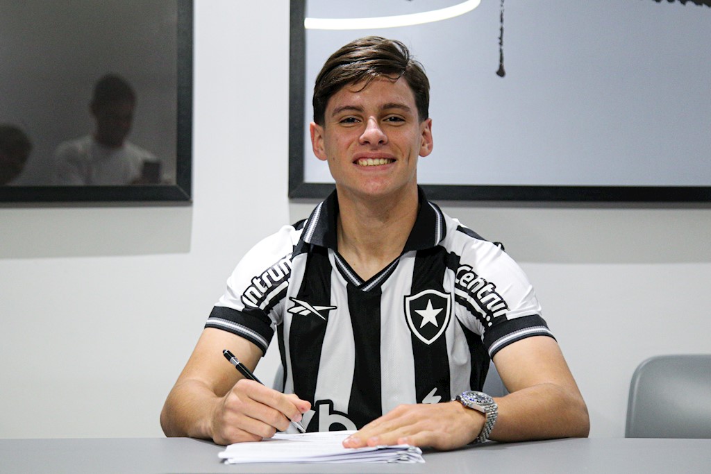Botafogo anuncia contratação de jovem argentino Álvaro Montoro