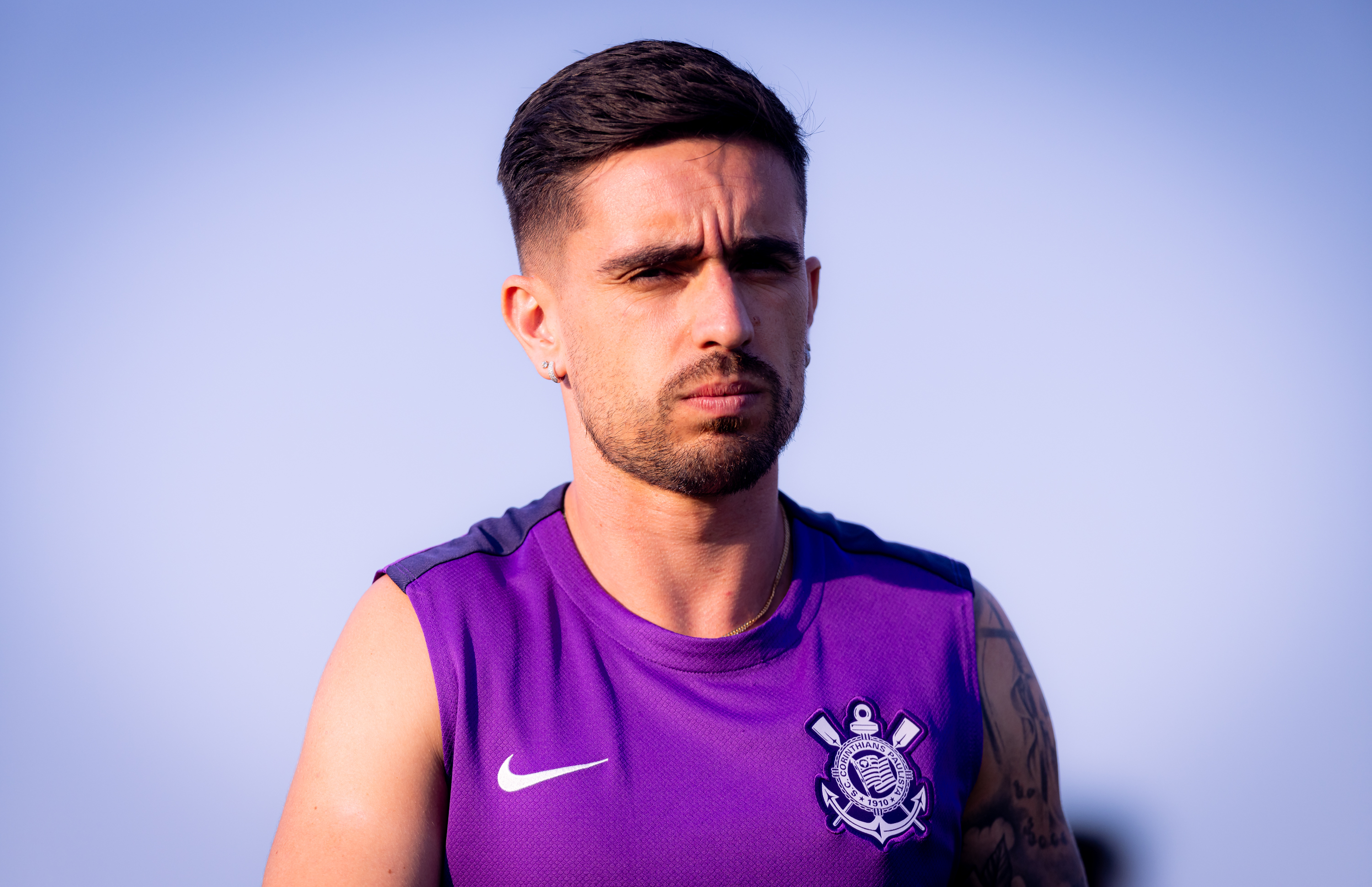 Sem espaço no Corinthians, Coronado cobra R$ 10 milhões e negocia ...