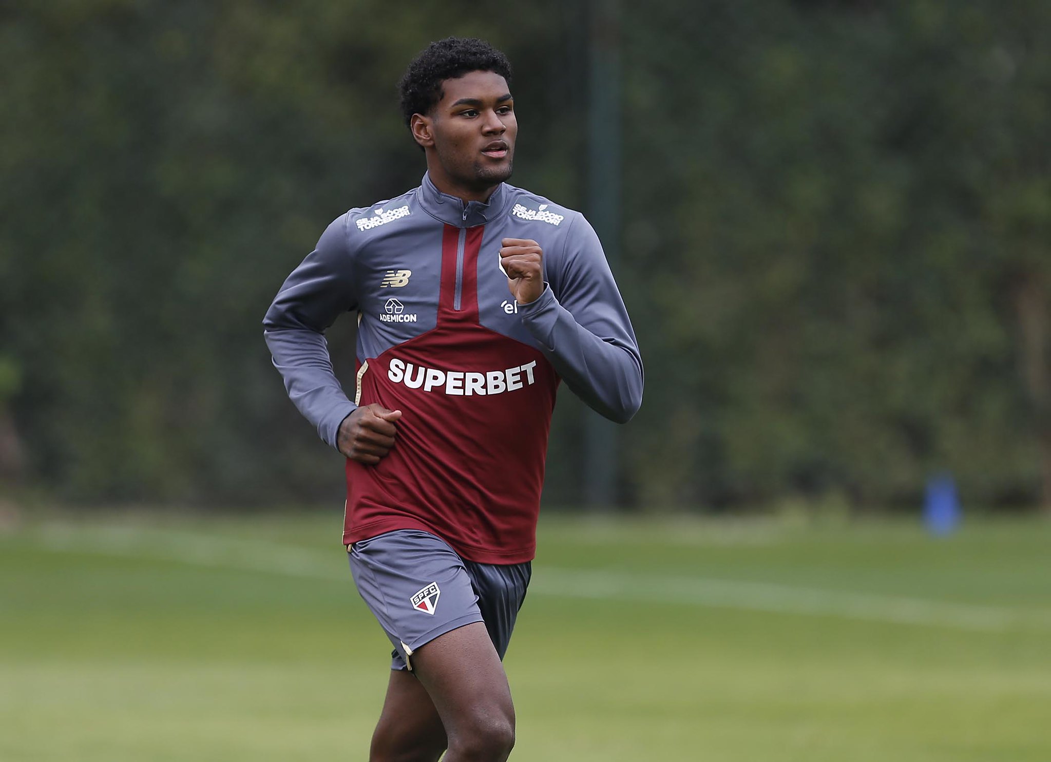 Entenda por que Lucas Ferreira ainda não jogou com Crespo no São Paulo ...