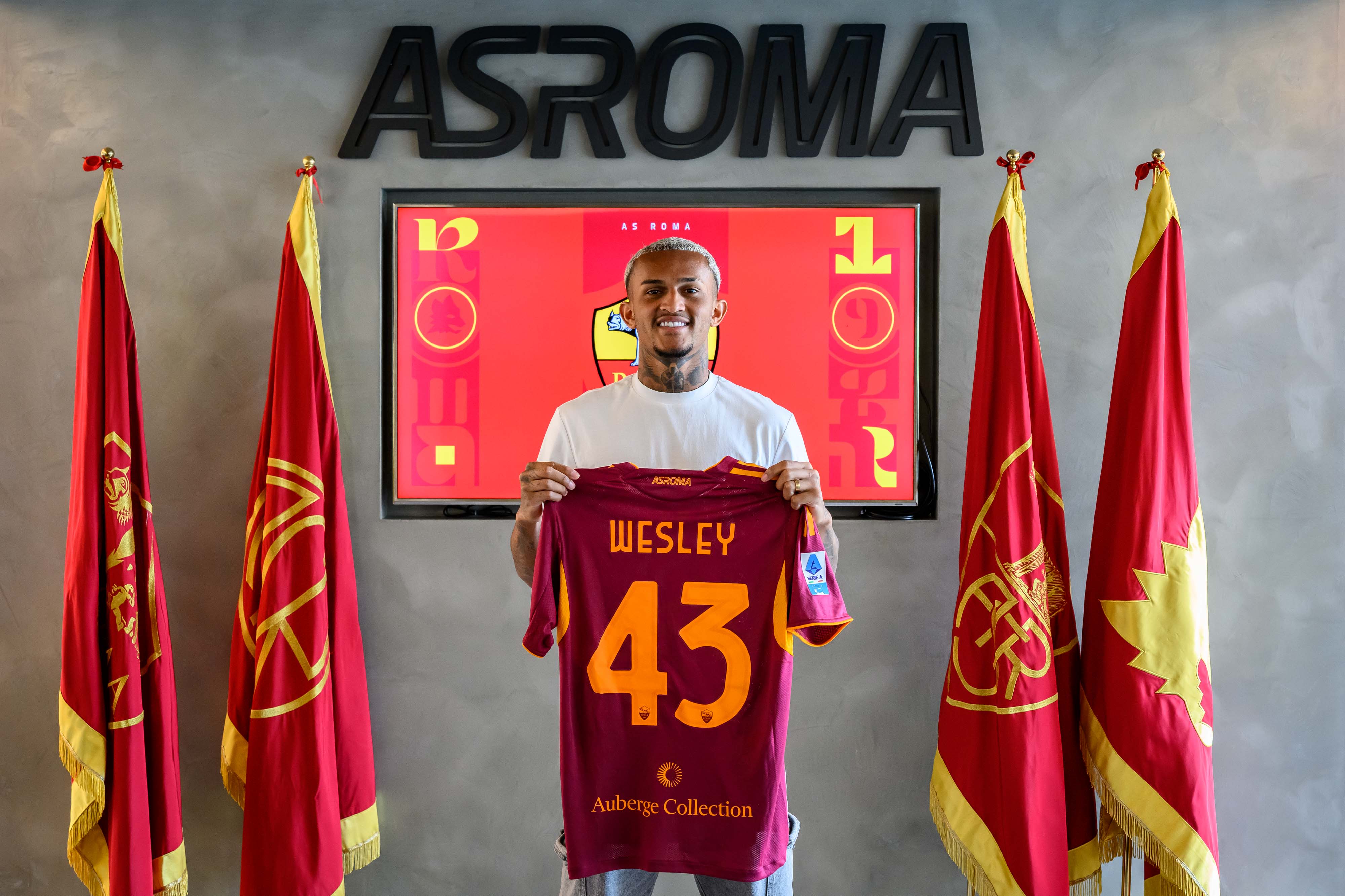 Ex-Flamengo, Wesley é anunciado pela Roma - Gazeta Esportiva