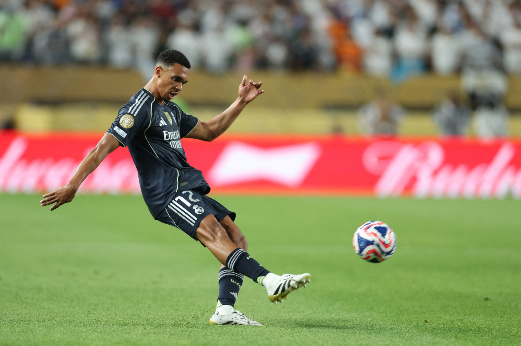 Lesionado, Alexander-Arnold só deve voltar em 2026 ao Real Madrid ...