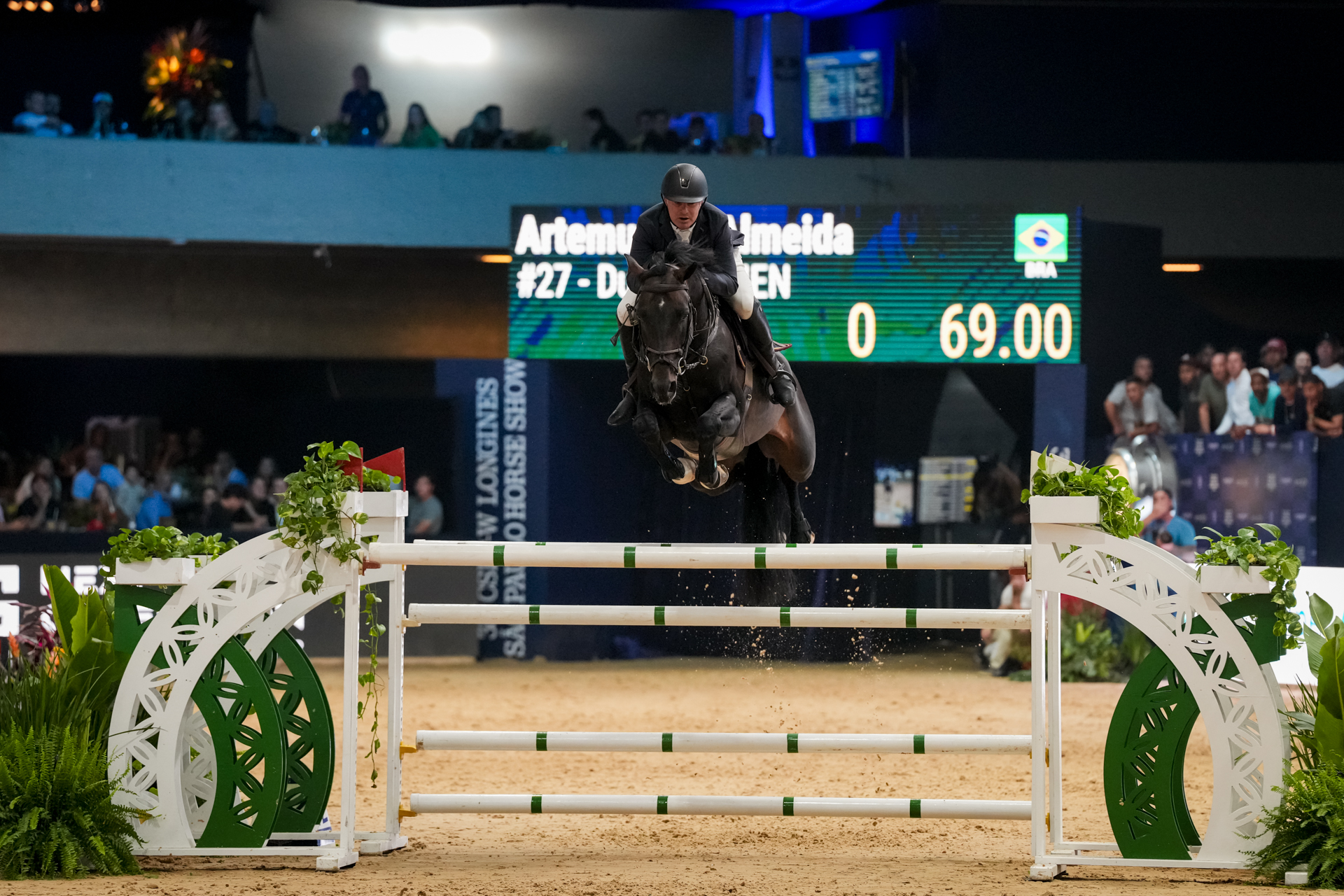 Artemus de Almeida vence a qualificativa do GP Longines