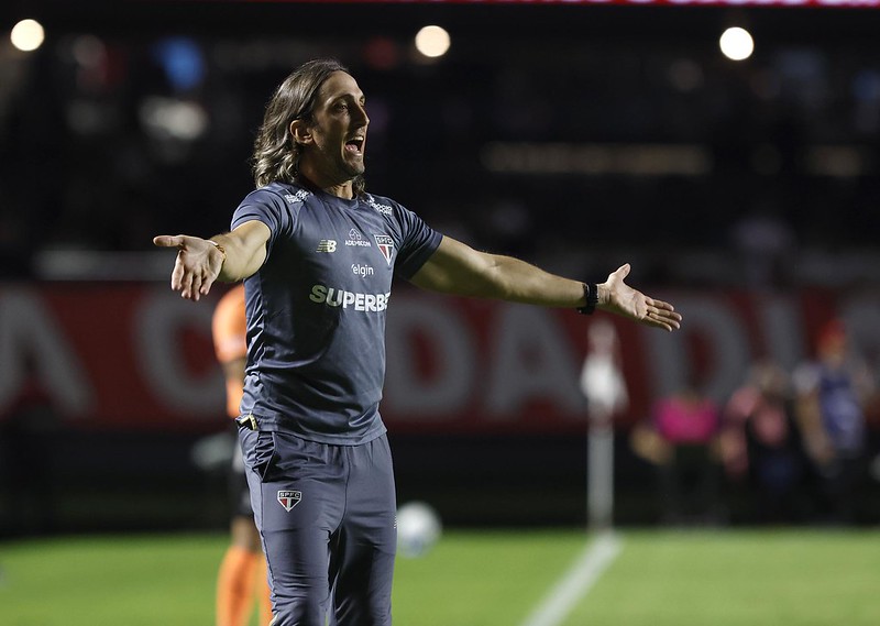 Quem assume o Santos? Veja opções de técnicos livres no mercado ...