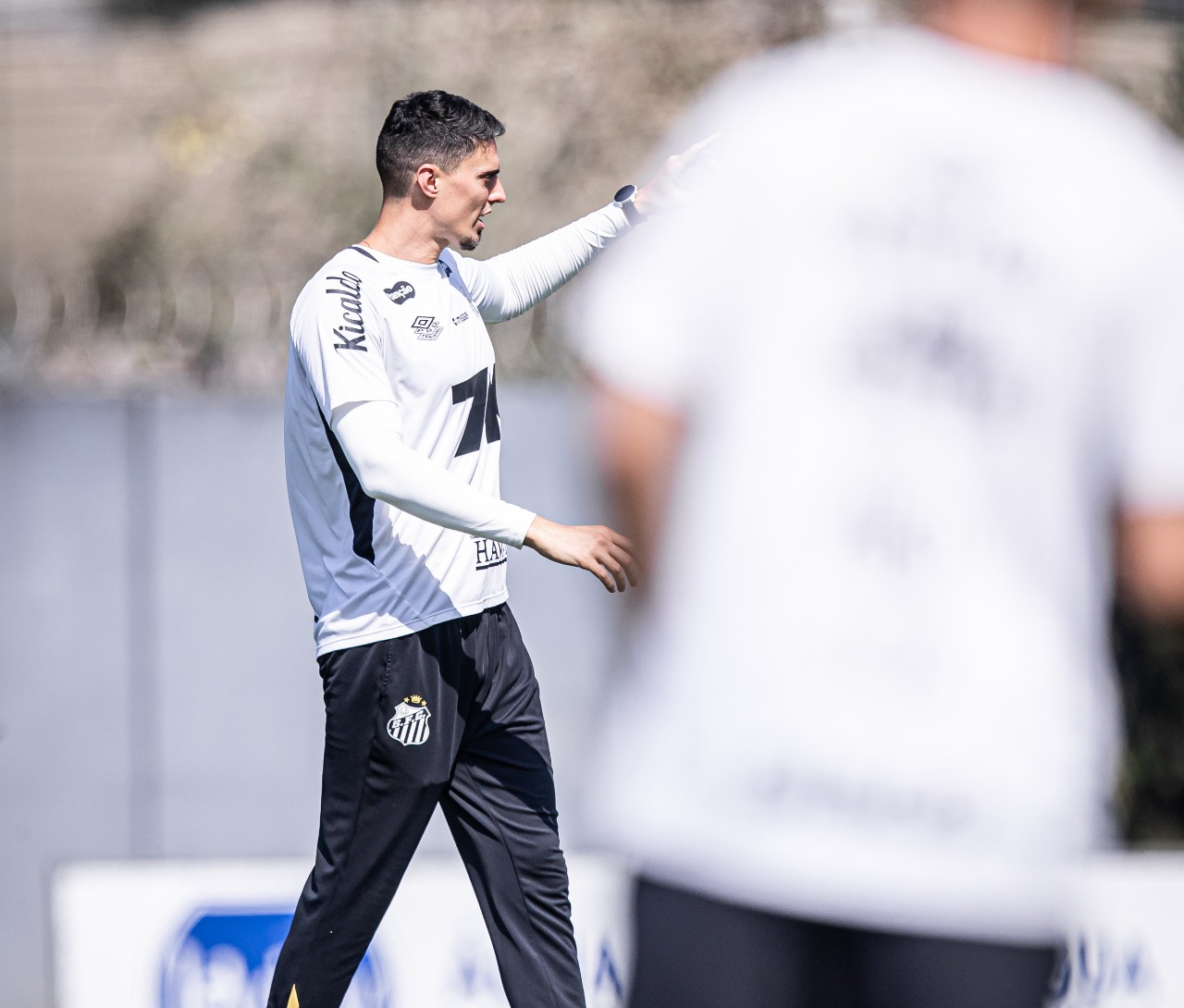 Auxiliar, Matheus Bachi comanda o Santos contra o Bahia - Gazeta Esportiva