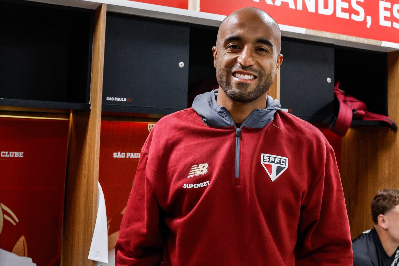 São Paulo terá garoto titular e Lucas no banco contra o Vitória; veja ...