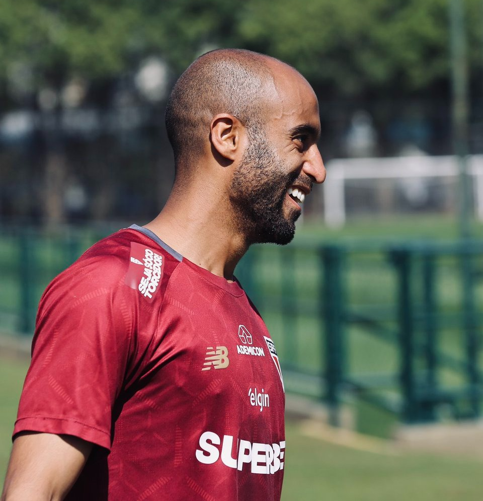 São Paulo confirma retorno de Lucas para o jogo contra o Vitória ...