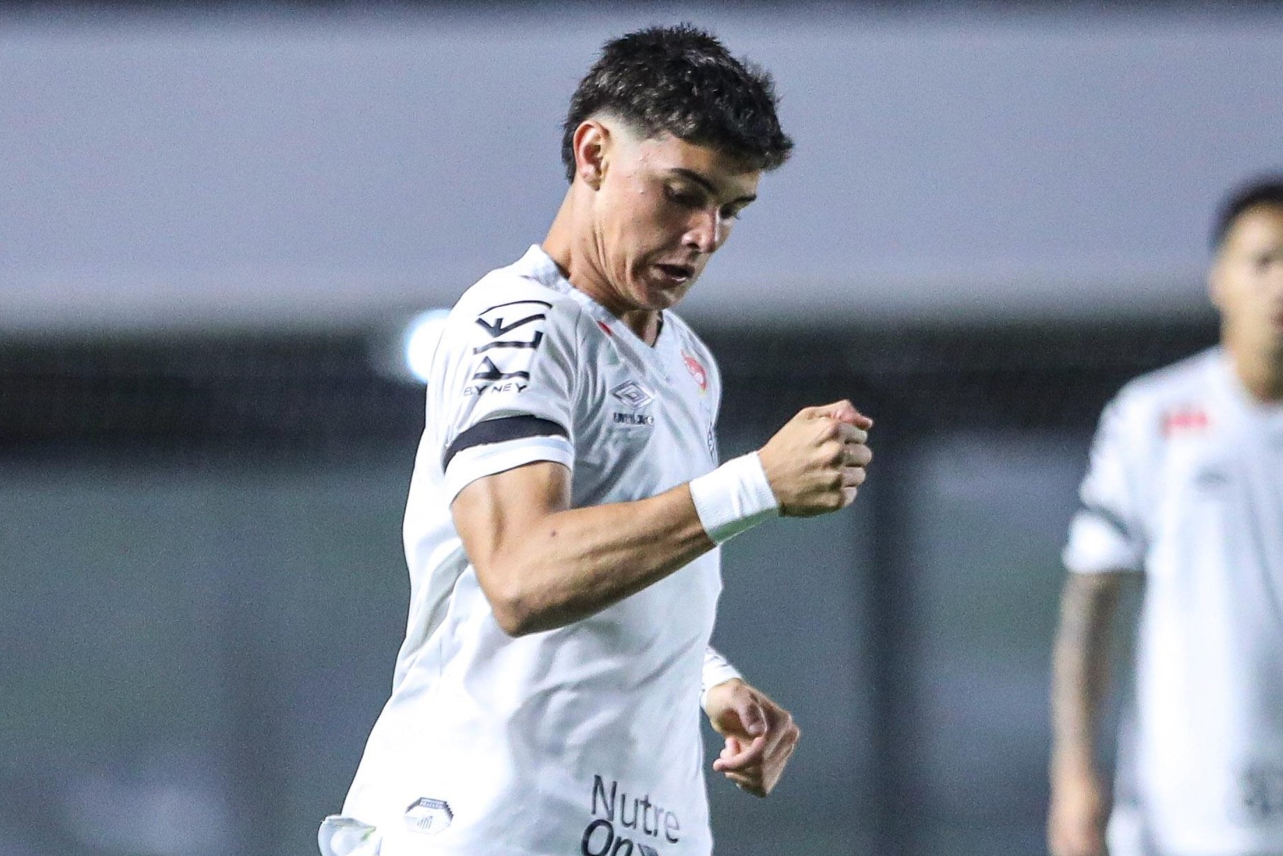 Samuel Pierri celebra participação em vitória do Santos no Brasileirão ...