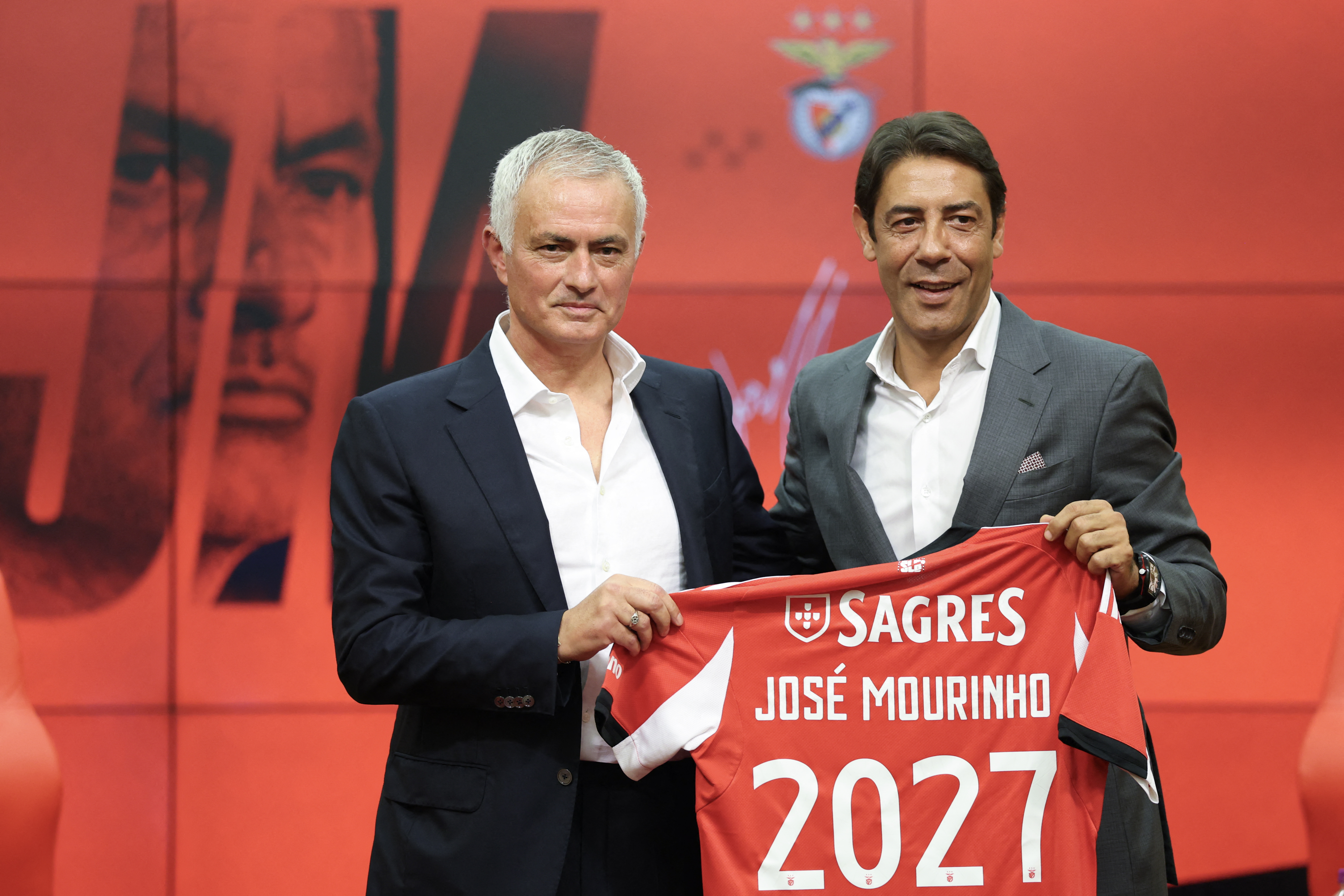 Após 25 anos, Benfica anuncia retorno do técnico José Mourinho - Gazeta ...