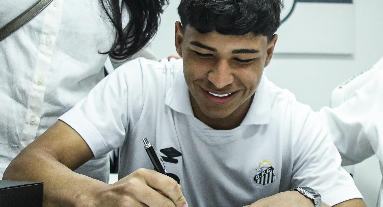 Arthur do Vale renova contrato com Santos - Gazeta Esportiva