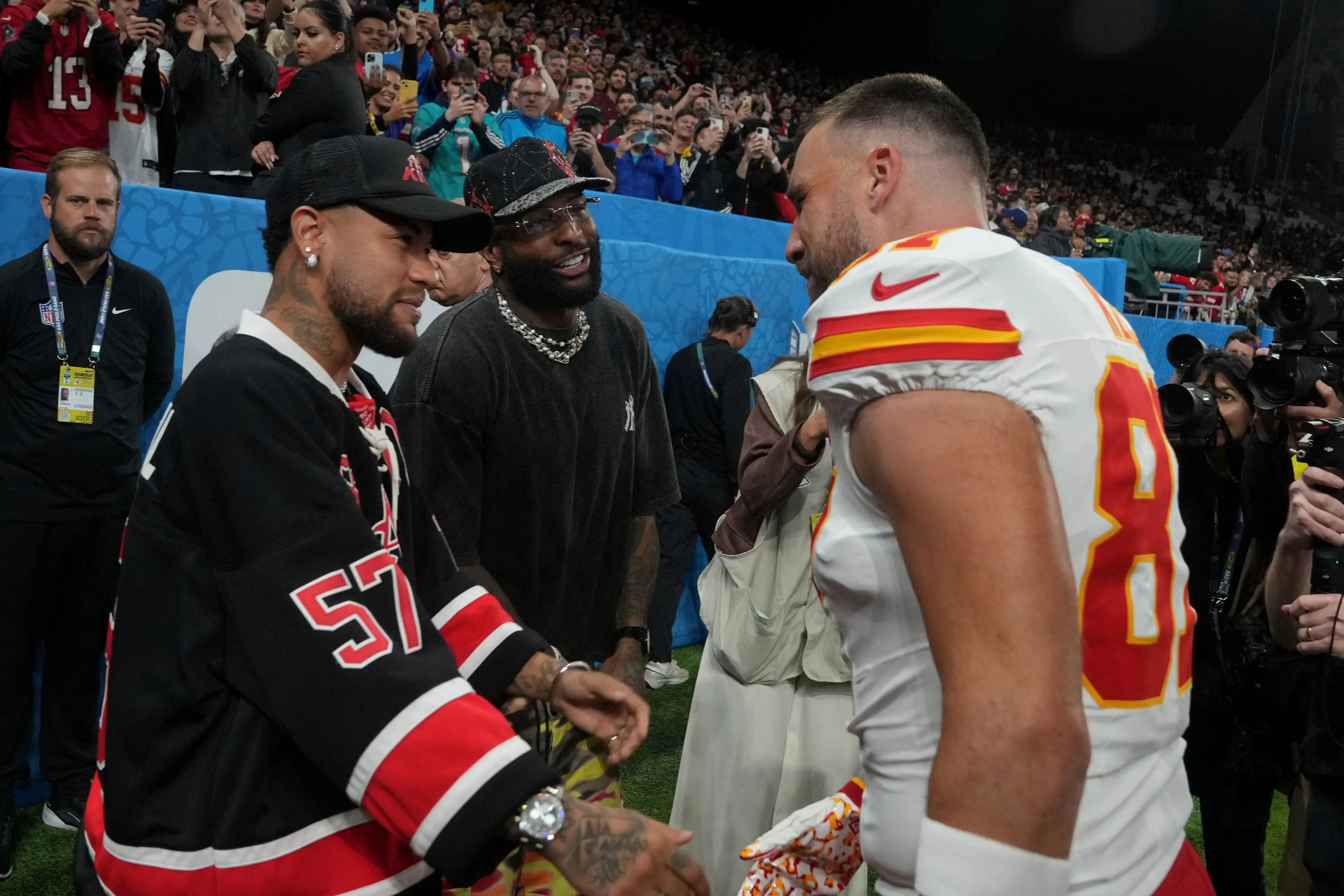 Neymar acompanha jogo entre Chargers e Chiefs pela NFL na Neo Química Arena - Gazeta Esportiva