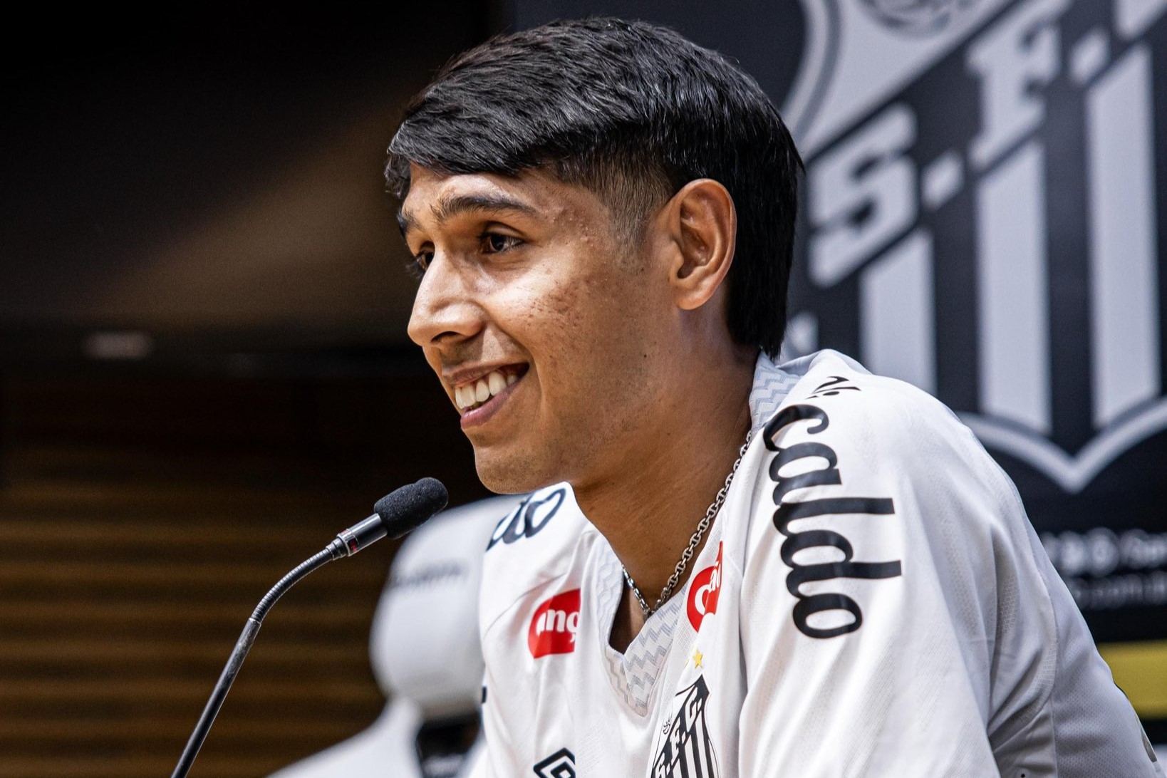 Alexis Duarte é registrado no BID e pode estrear pelo Santos