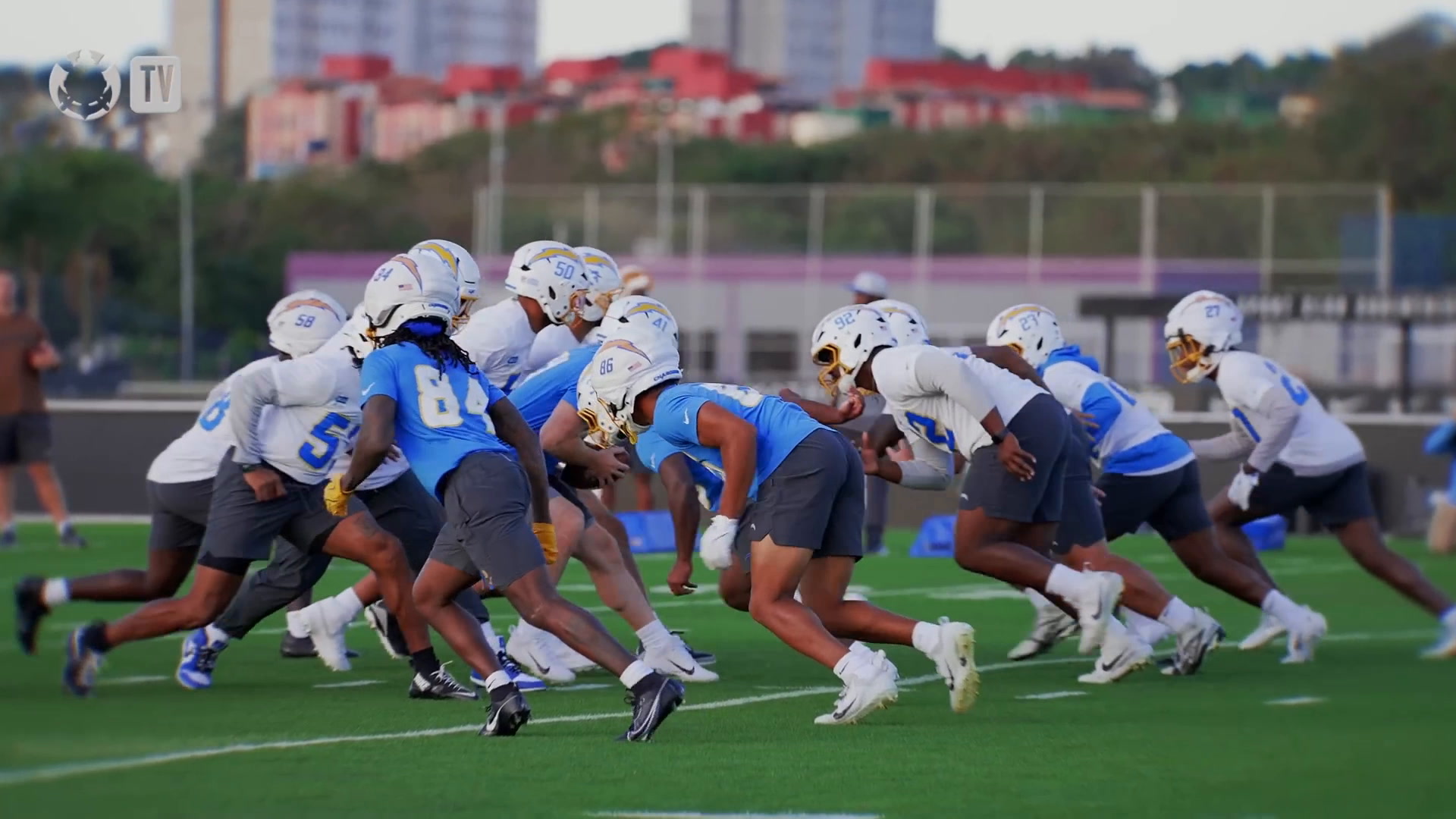 LA Chargers treina no CT do Corinthians para estreia na NFL - Gazeta ...