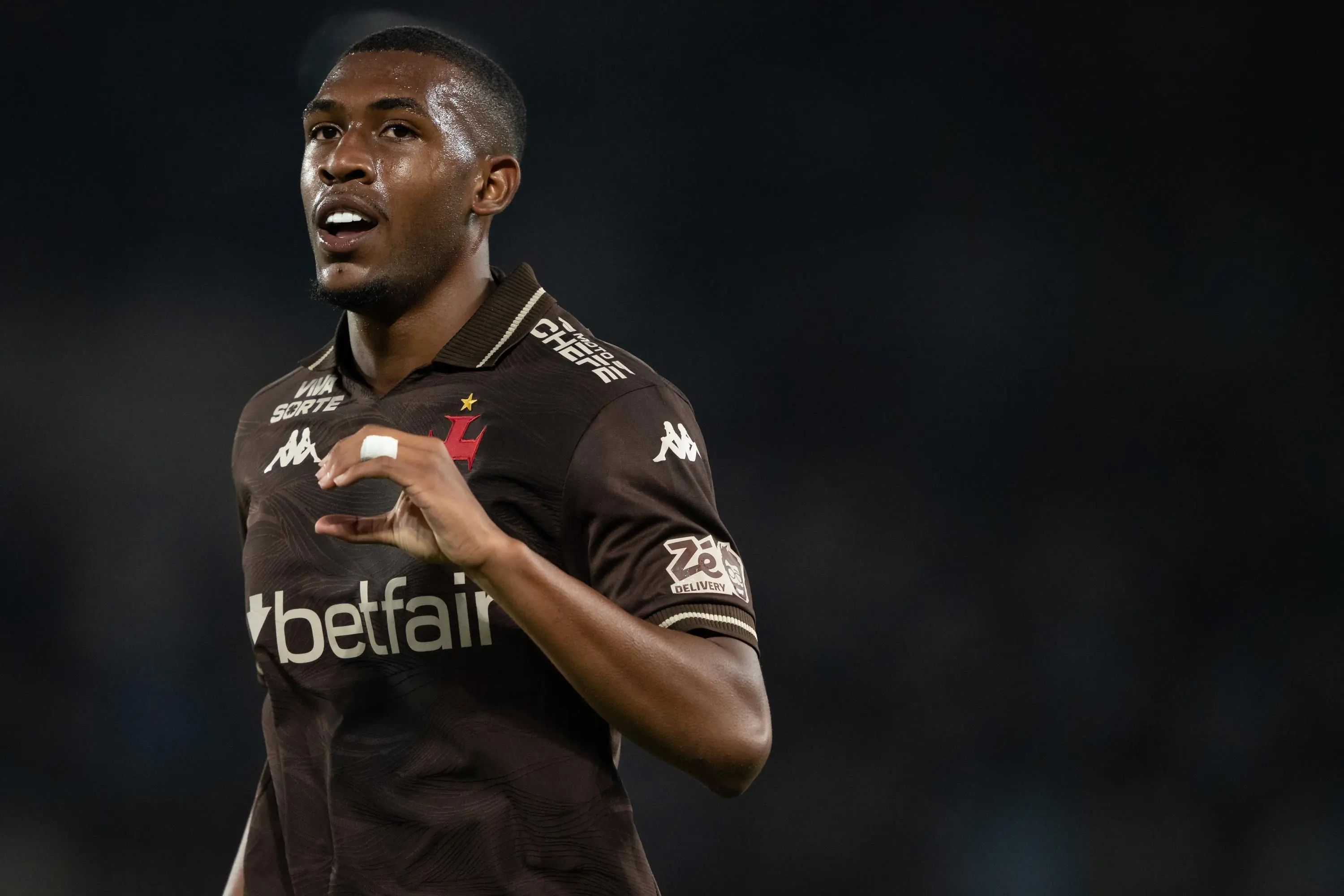 Após Rayan fazer "C" no clássico, Vasco provoca Fluminense nas redes ...