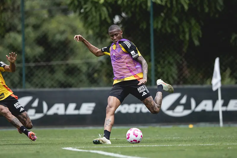 Patrick se recupera de lesão na lombar e reforça Atlético-MG