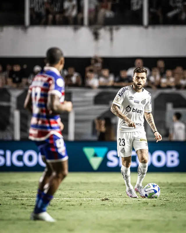 Lucas Lima retorna à Vila Belmiro pela 1ª vez após rebaixamento com o ...