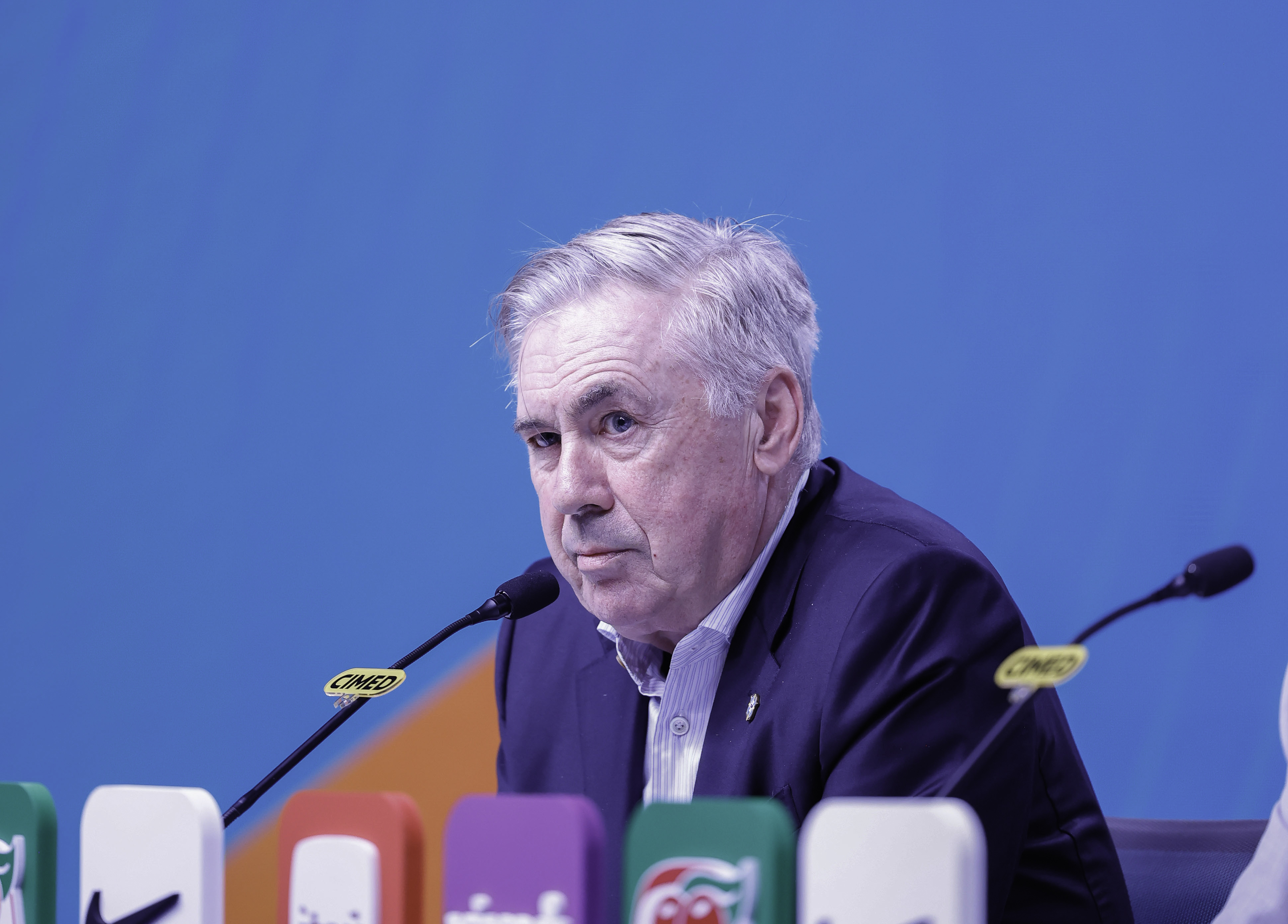 Ancelotti é constrangido por Leão e Oswaldo de Oliveira em Fórum ...