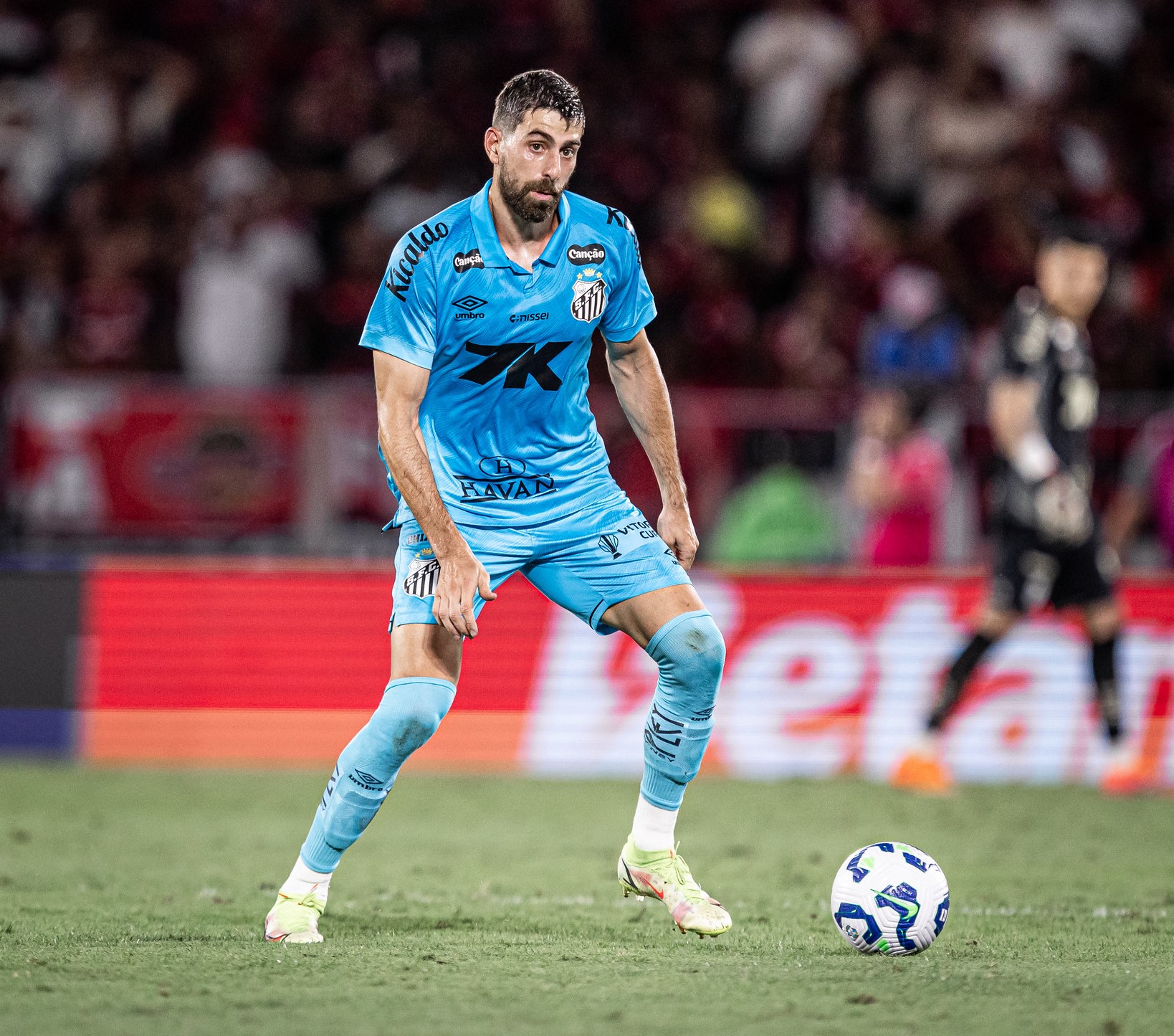 Luan Peres cumpre protocolo de concussão e não treina com elenco do Santos - Gazeta Esportiva