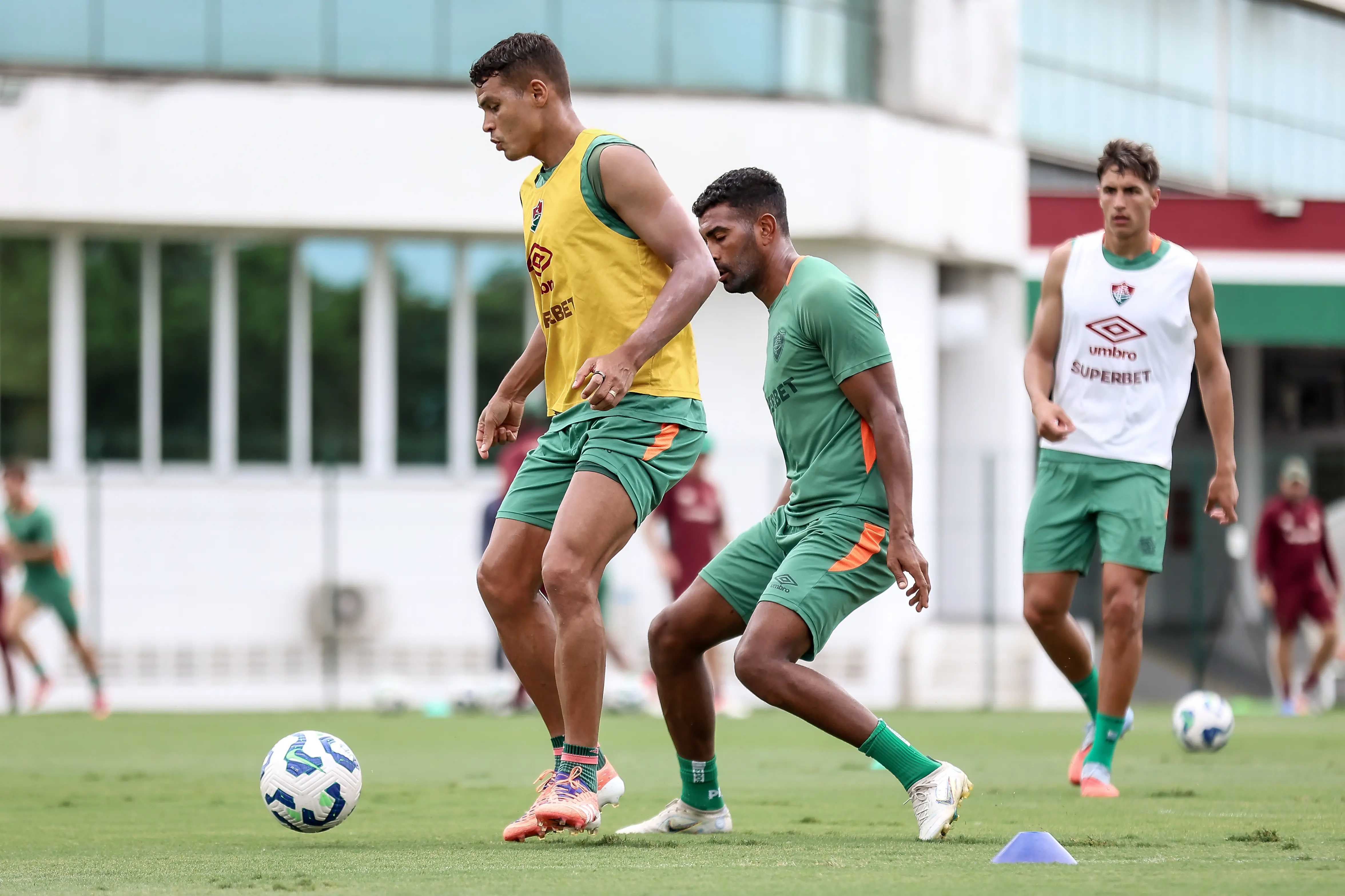 Fluminense treina focado no clássico com o Flamengo