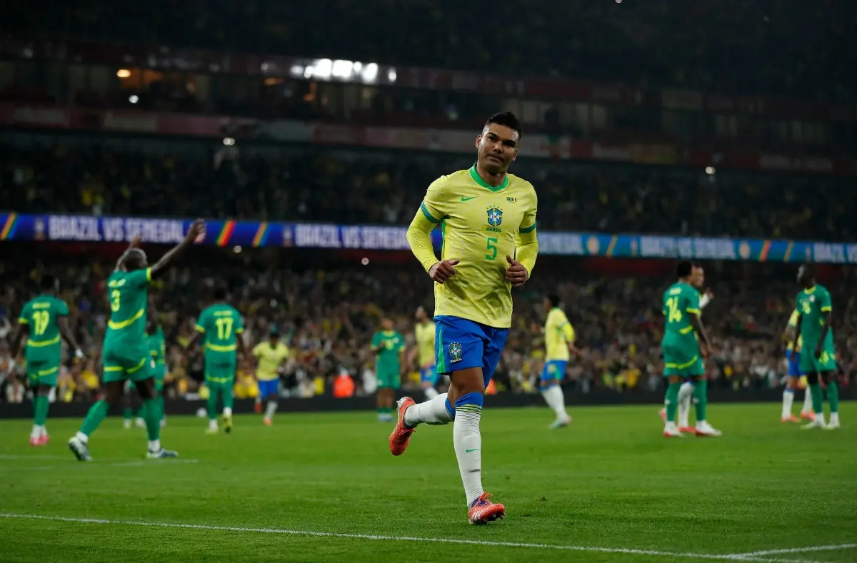 Com gols de Estêvão e Casemiro, Brasil vence Senegal em amistoso