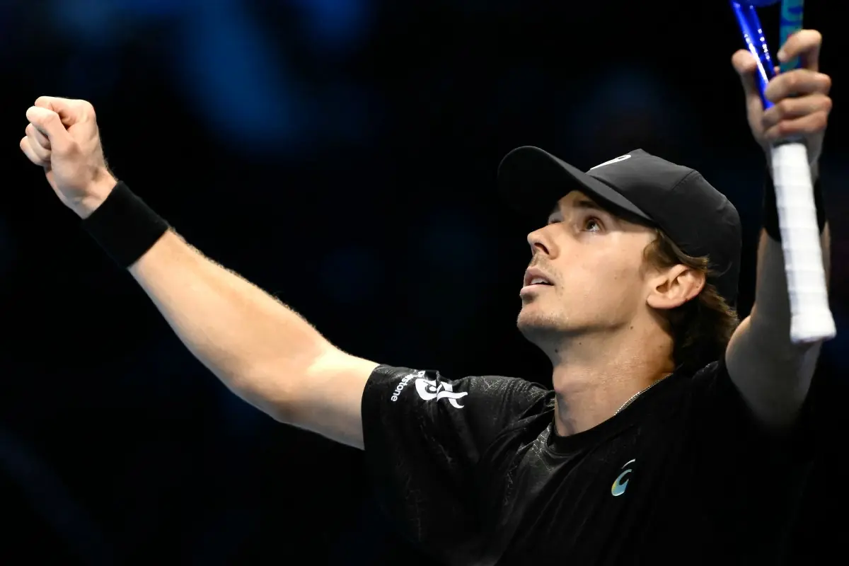 De Minaur elimina Fritz e permanece com chances no ATP Finals - Gazeta ...