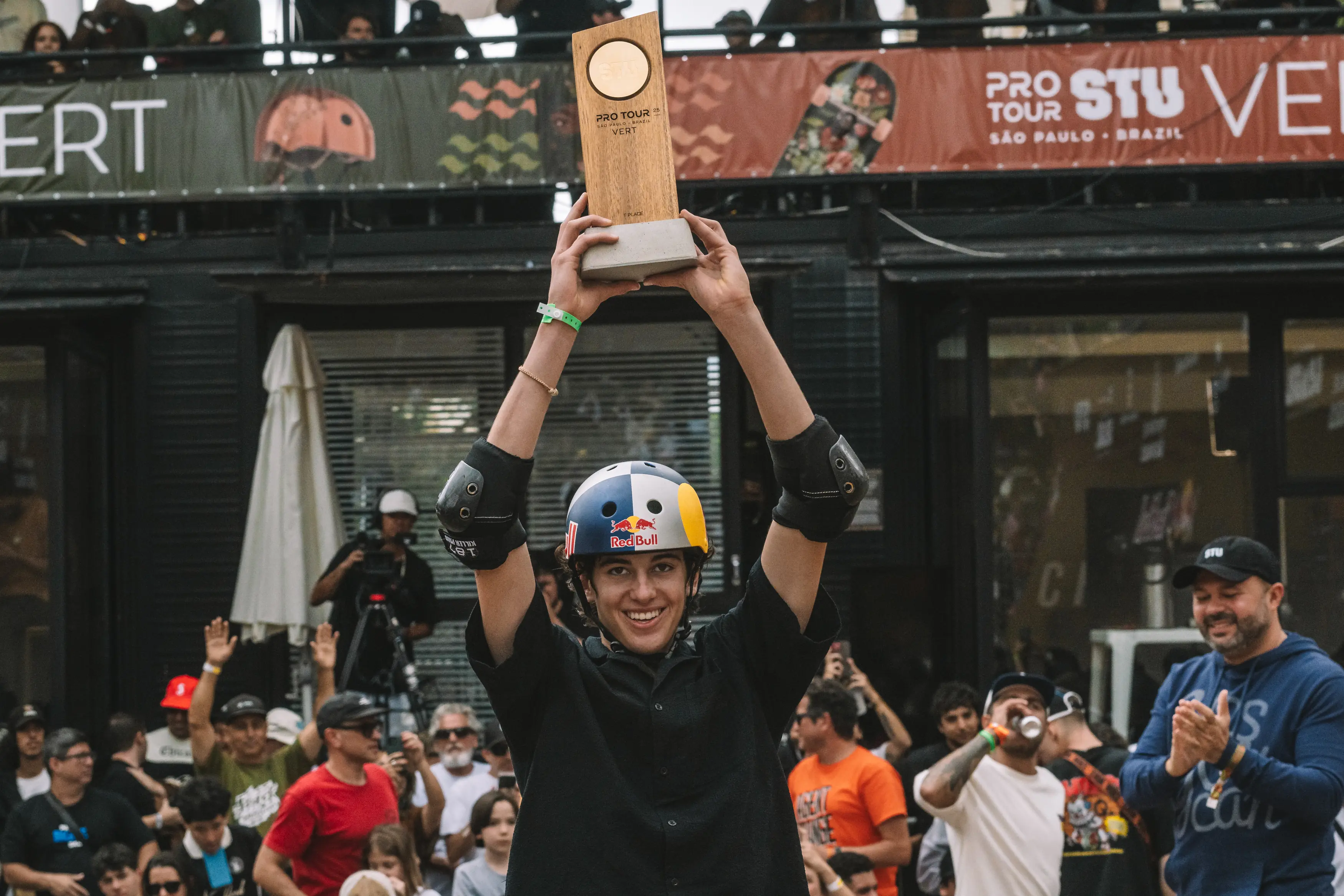 Gui Khury bate recorde mundial e conquista o Pro Tour STU