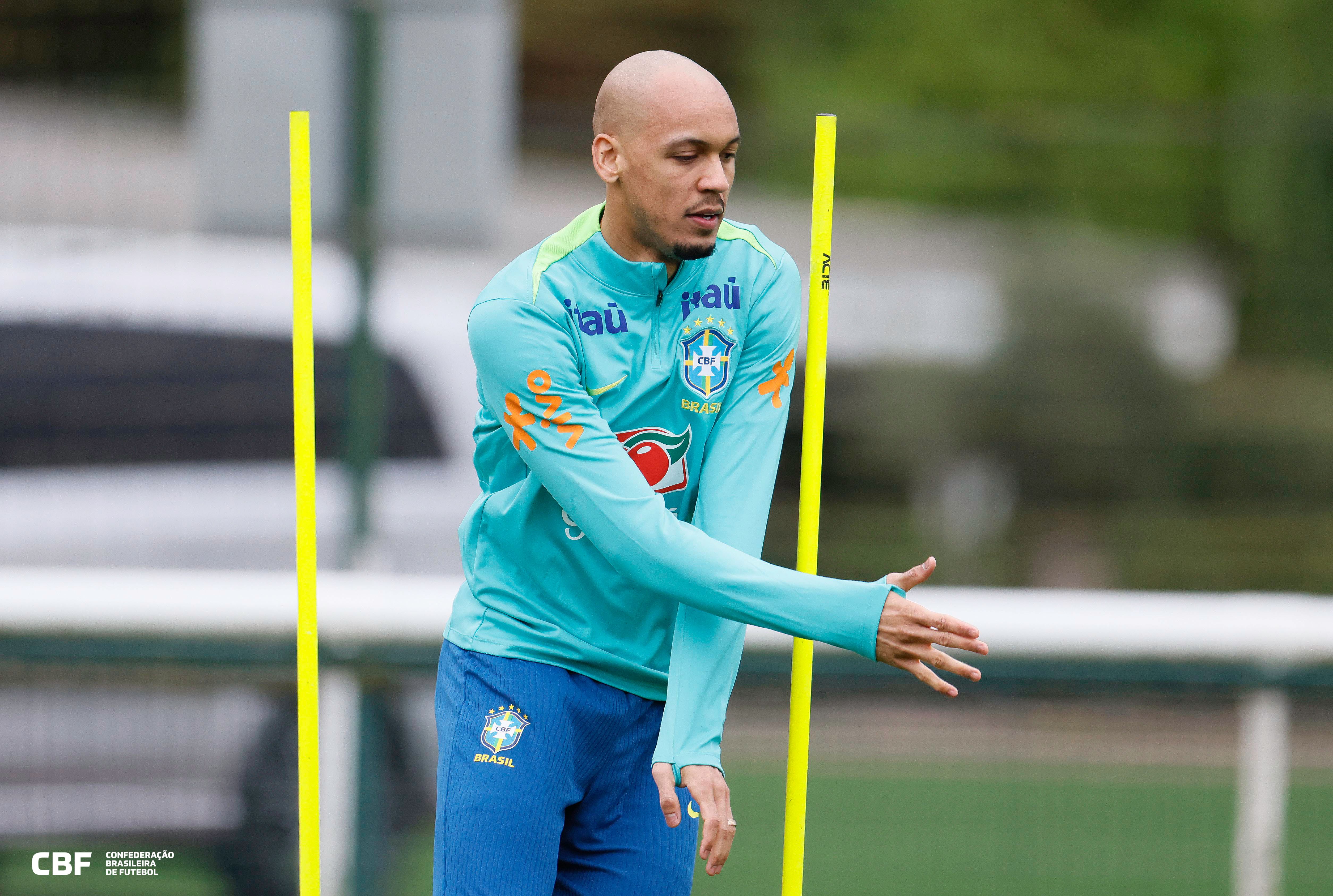 Fabinho valoriza retorno à Seleção Brasileira após três anos