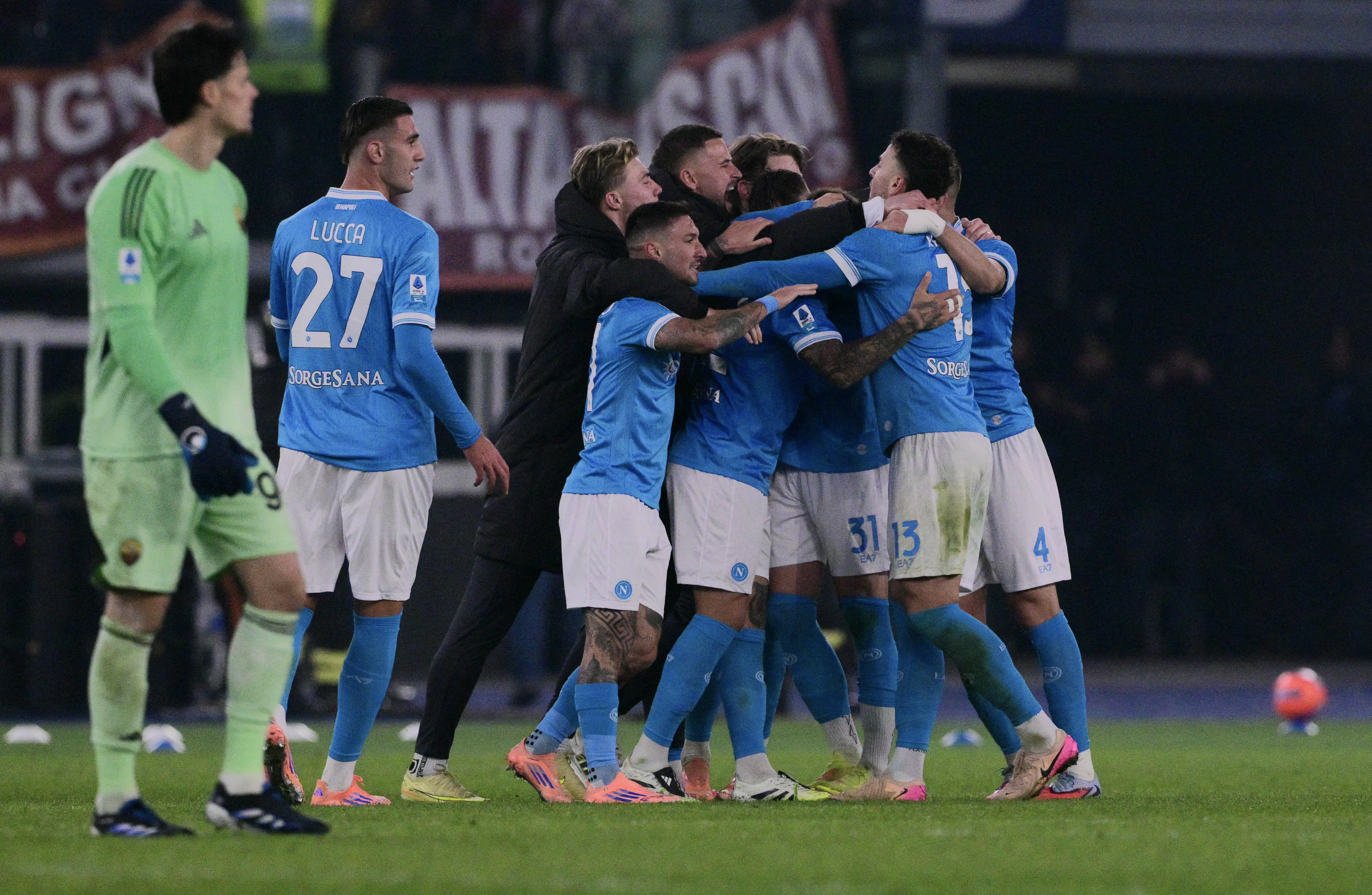 Napoli vence Cagliari nos pênaltis e avança às quartas da Copa da ...