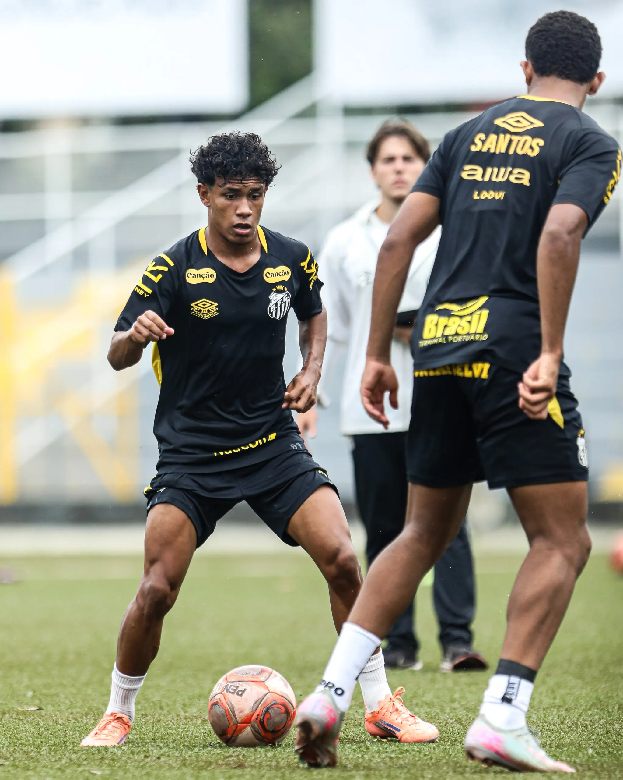 Aos 16 anos, Nadson celebra evolução e mira nova Copinha com o Santos